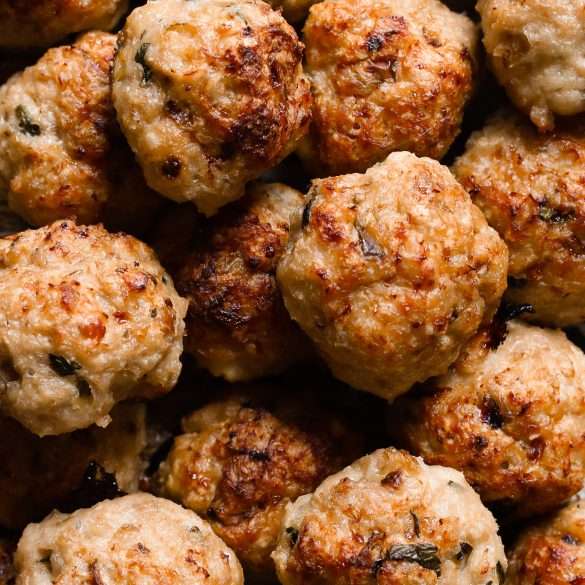 How to Make Pineapple Vinegar from Pineapple Scraps