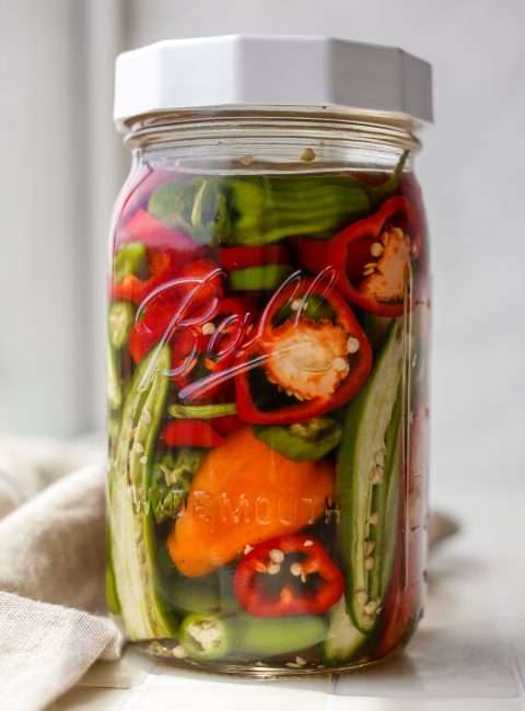 How to Make Fermented Garlic Sriracha Hot Sauce From Scratch