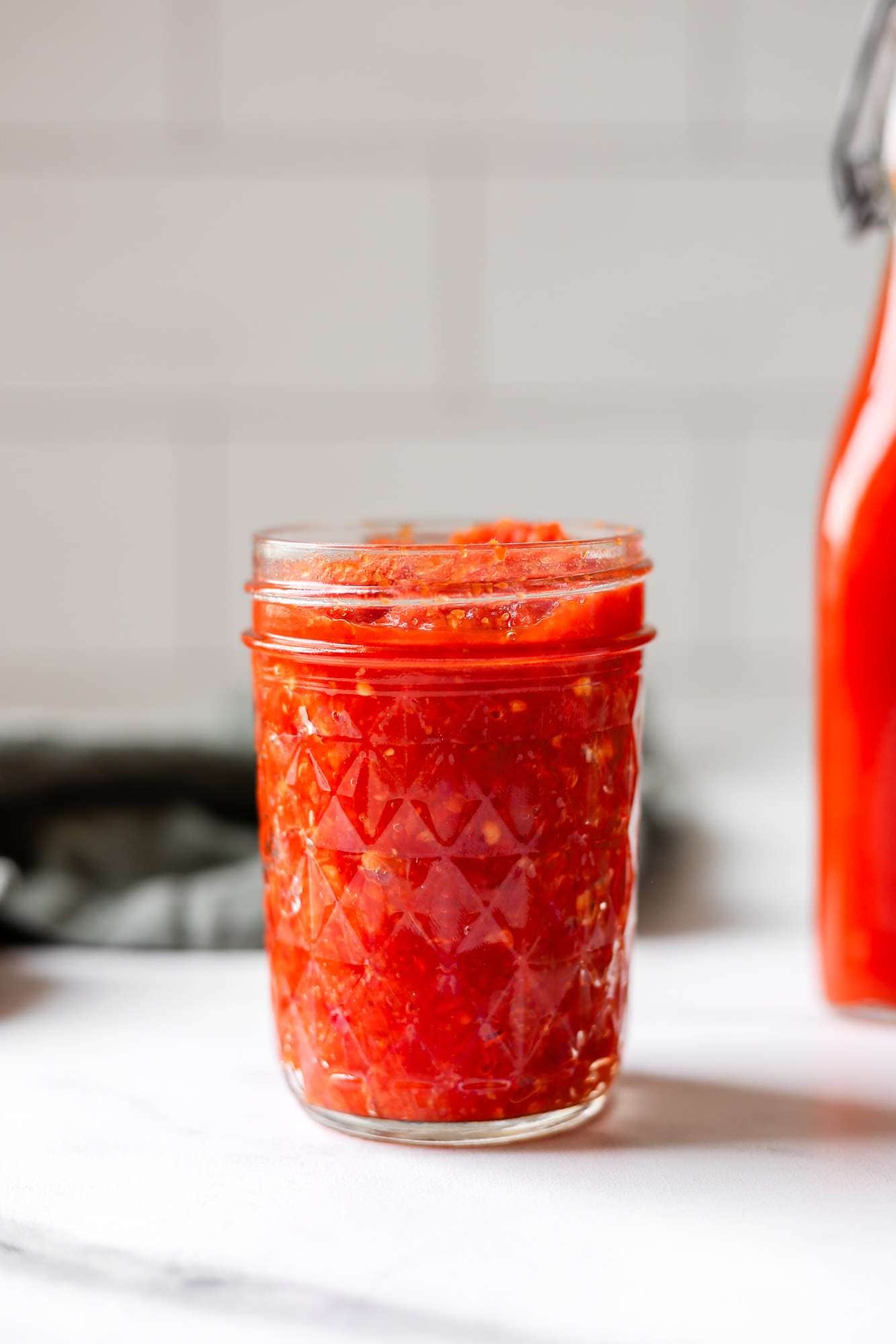 How to Make Fermented Garlic Sriracha Hot Sauce From Scratch