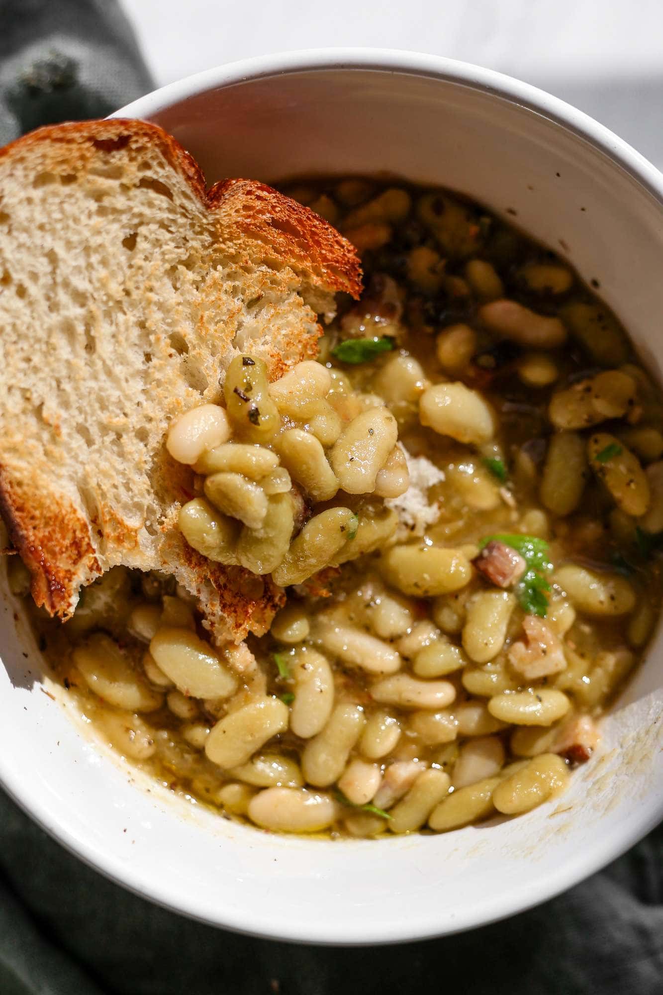 Creamy Cajun Flageolet Beans with Smoked Bacon