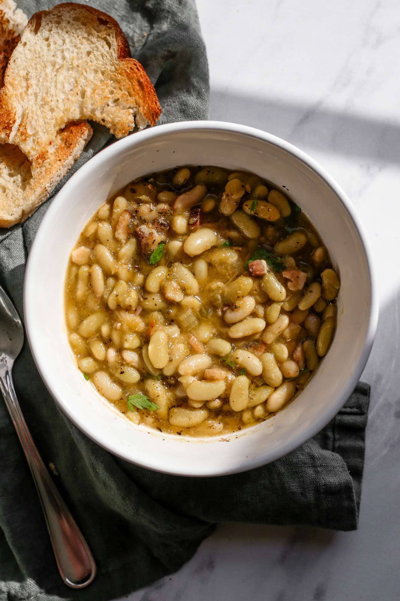 Creamy Cajun Flageolet Beans with Smoked Bacon